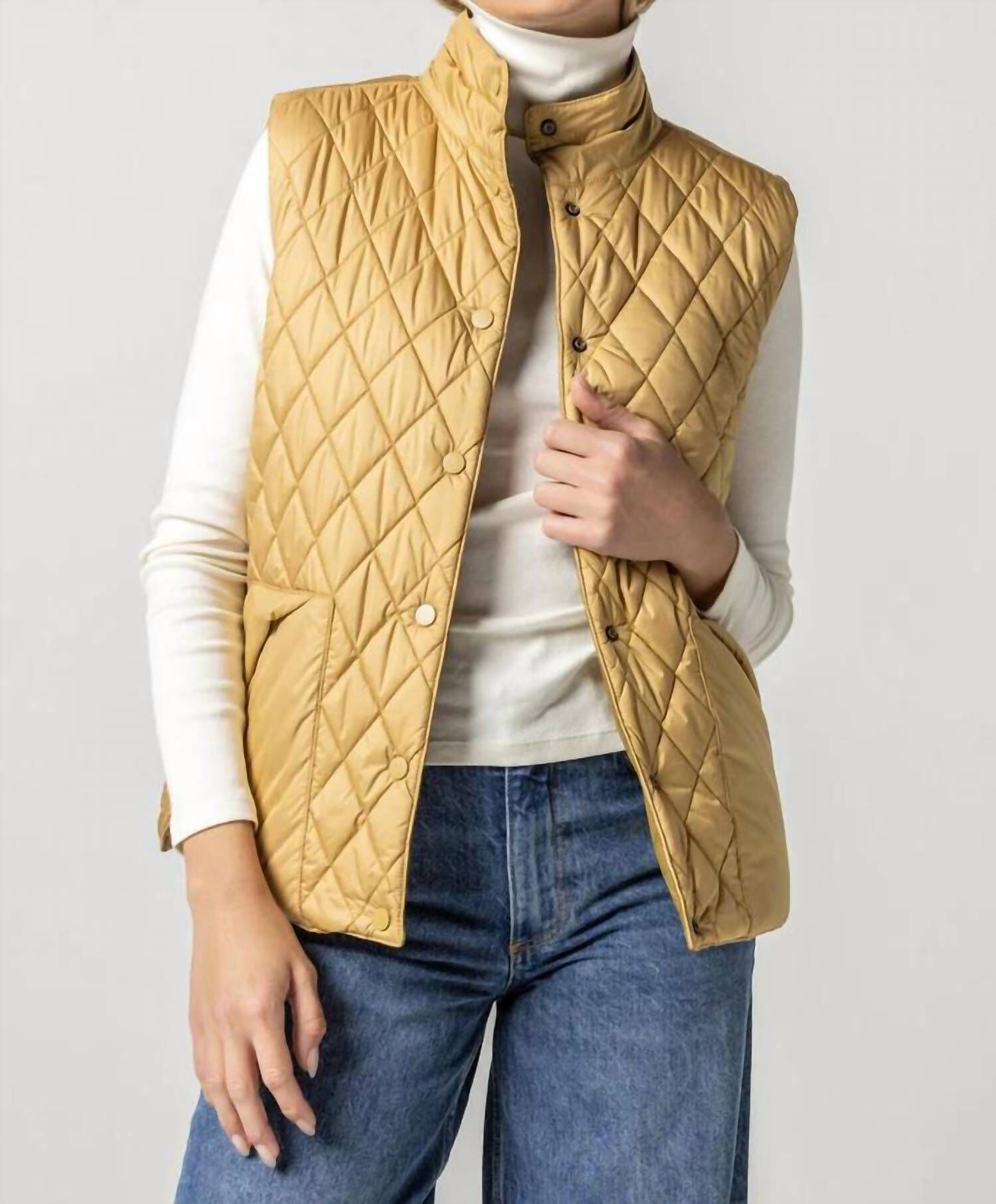 REVERSIBLE SNAP FRONT VEST IN ANTIQUE GOLD | Dia & Co