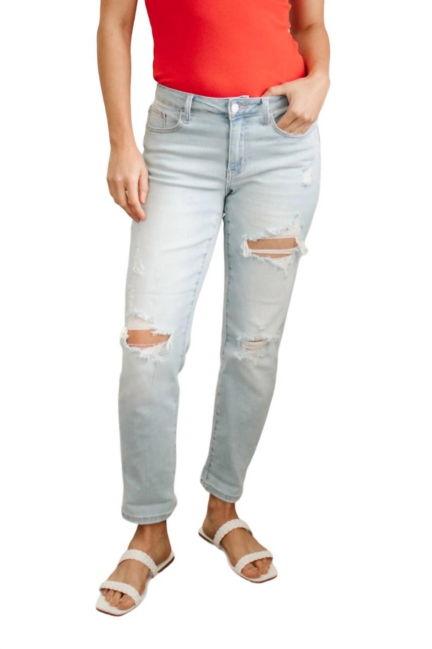 SUPER LIGHT DESTROYED BOYFRIEND JEANS | Dia & Co