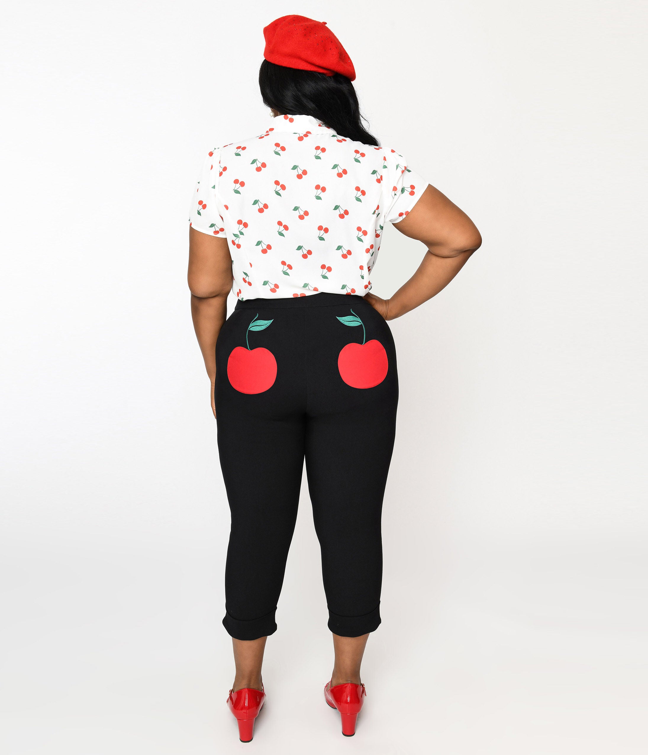 Smak Parlour Black & Cherry Pocket Smarty Pants Capri | Dia & Co