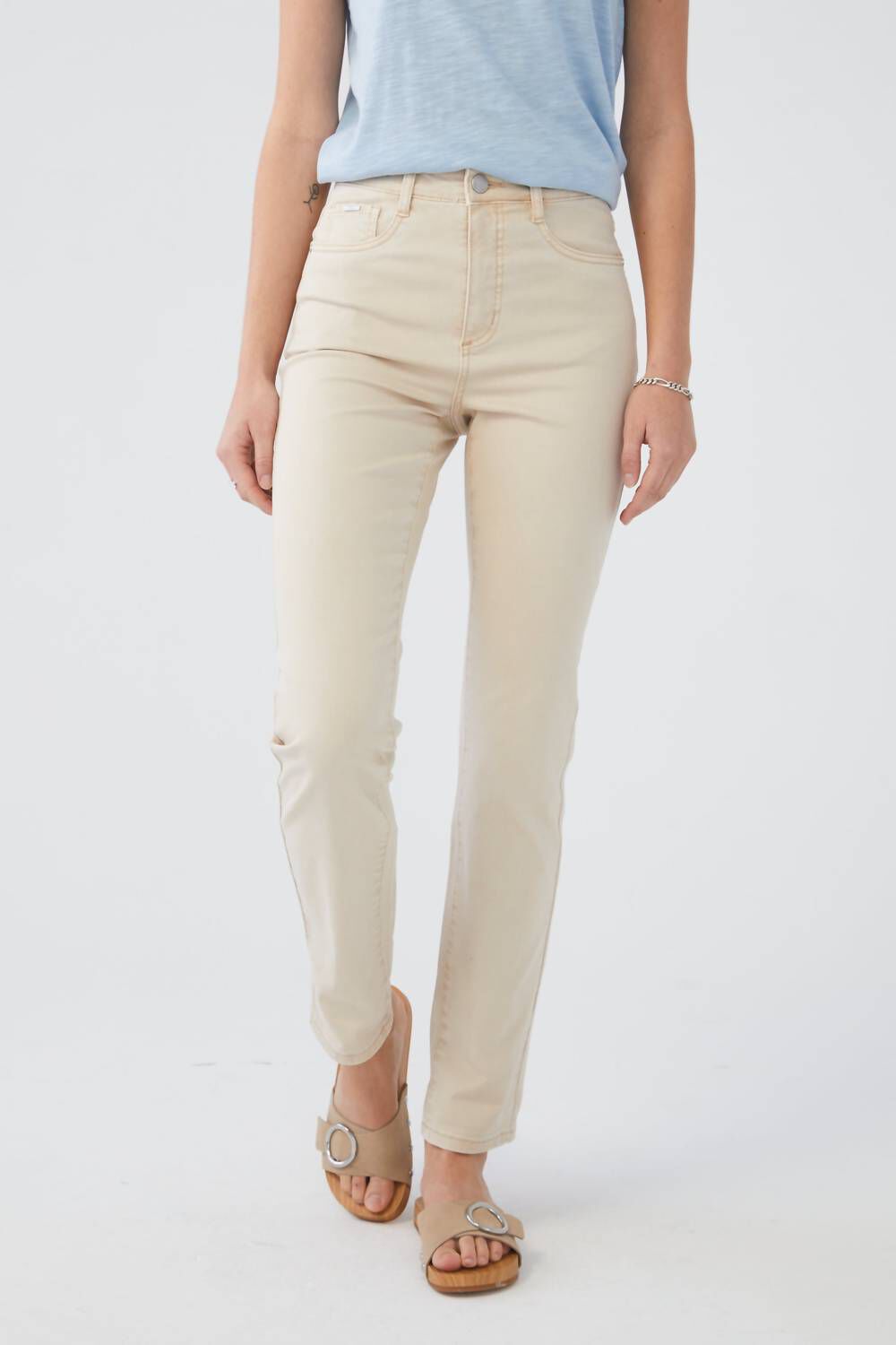 SUZANNE STRAIGHT LEG JEAN IN OYSTER SHELL | Dia & Co